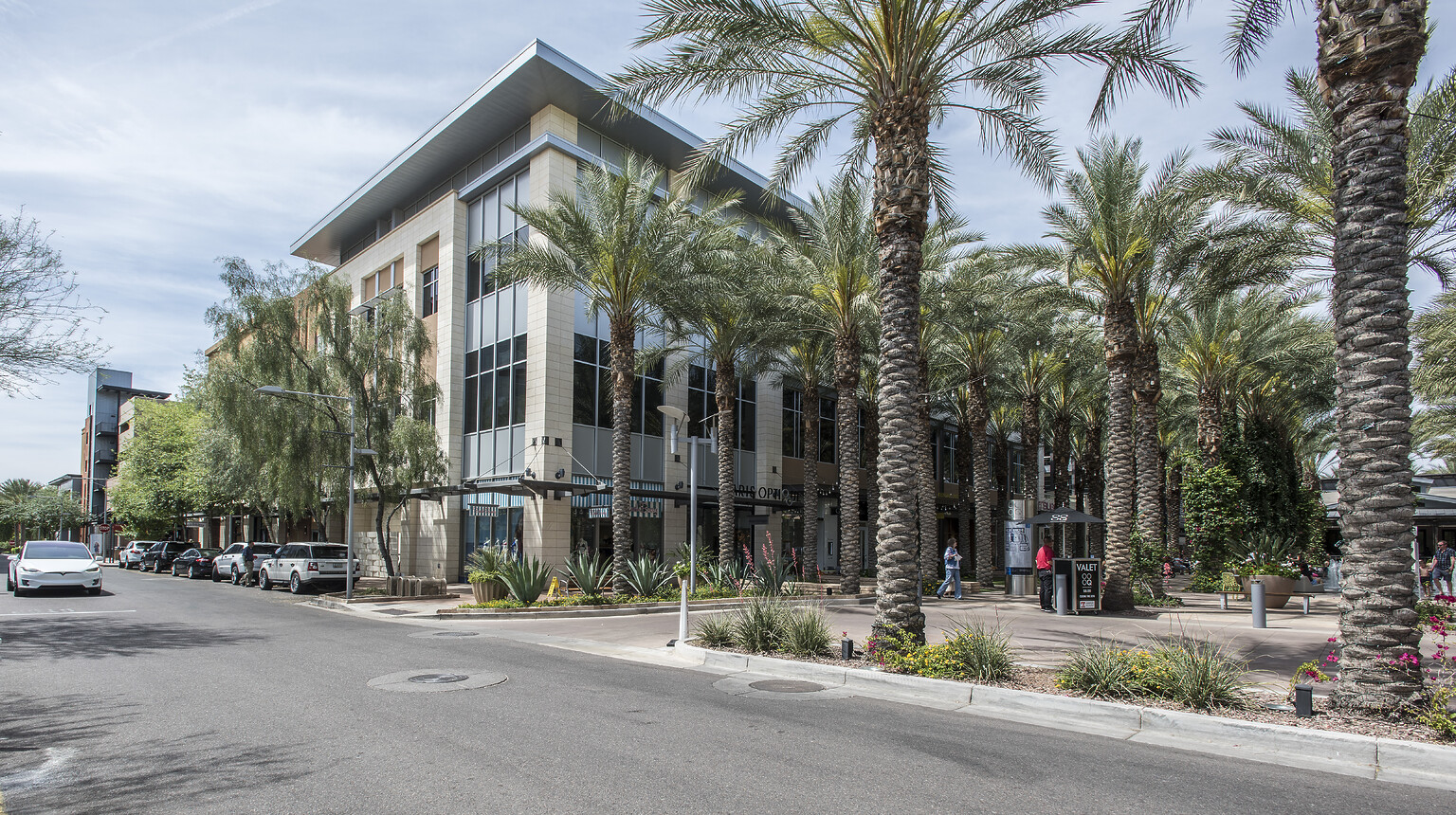 The Hermosa Inn Opens Blue Door Spa Suite